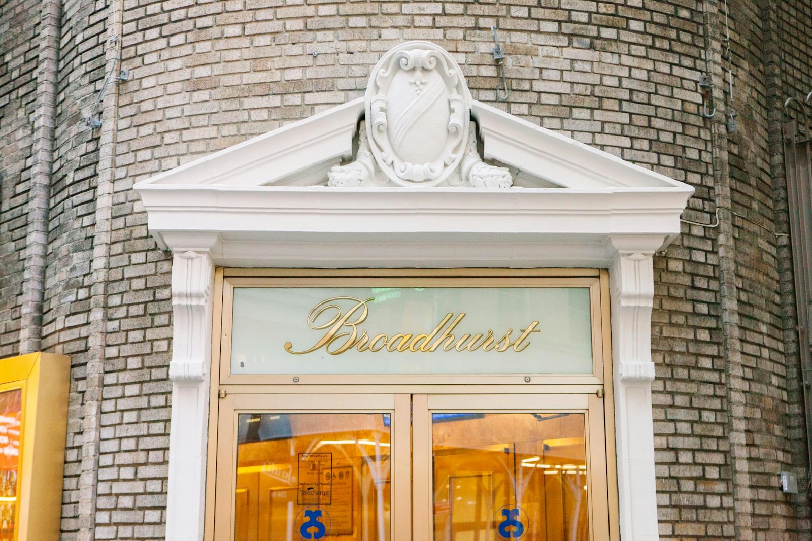 Broadhurst Theatre Broadway NYC Reviews